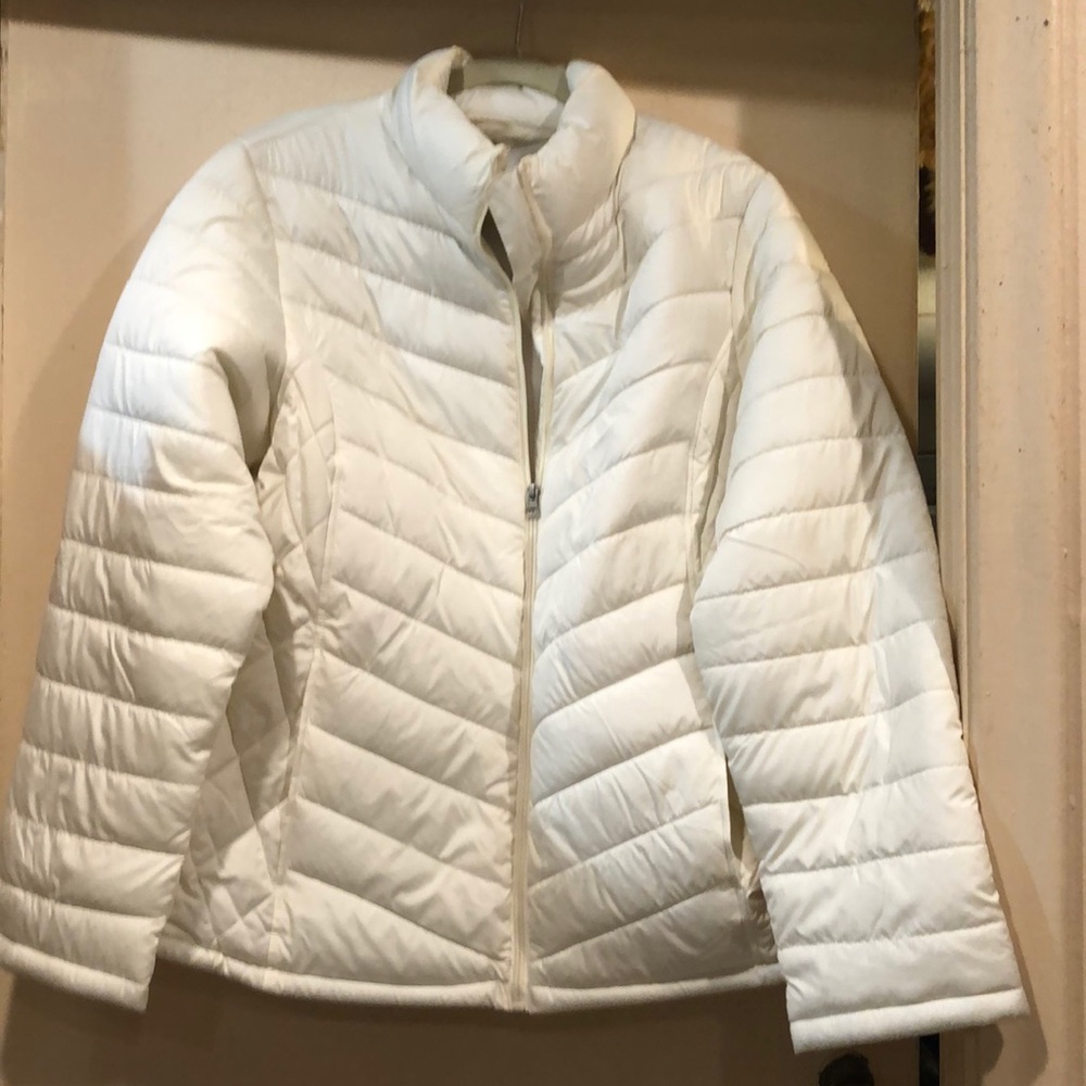 Faded Glory Comfy White Puffy Jacket - Gem